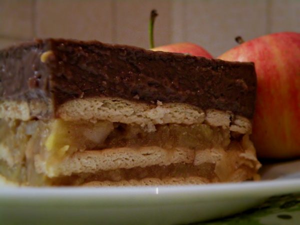 Pecivo iz jabolk in Albert keksov - OblizniPrste.si