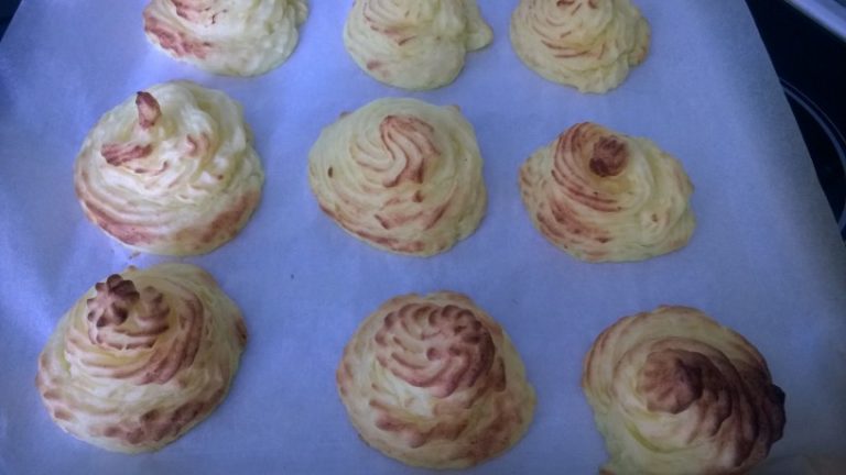 Popečen pire krompir - OblizniPrste.si