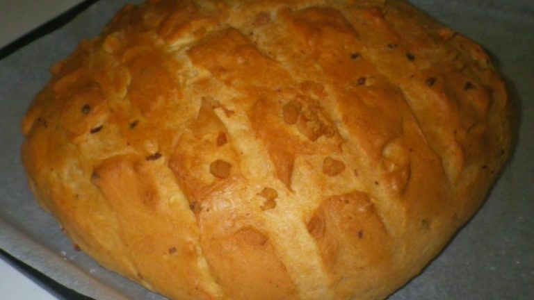 100 najbolj priljubljenih receptov za kruh - OblizniPrste.si