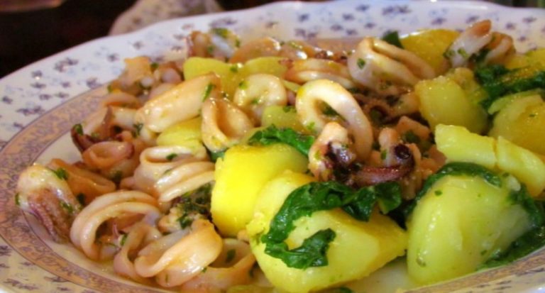 Okusni lignji s česnom - OblizniPrste.si