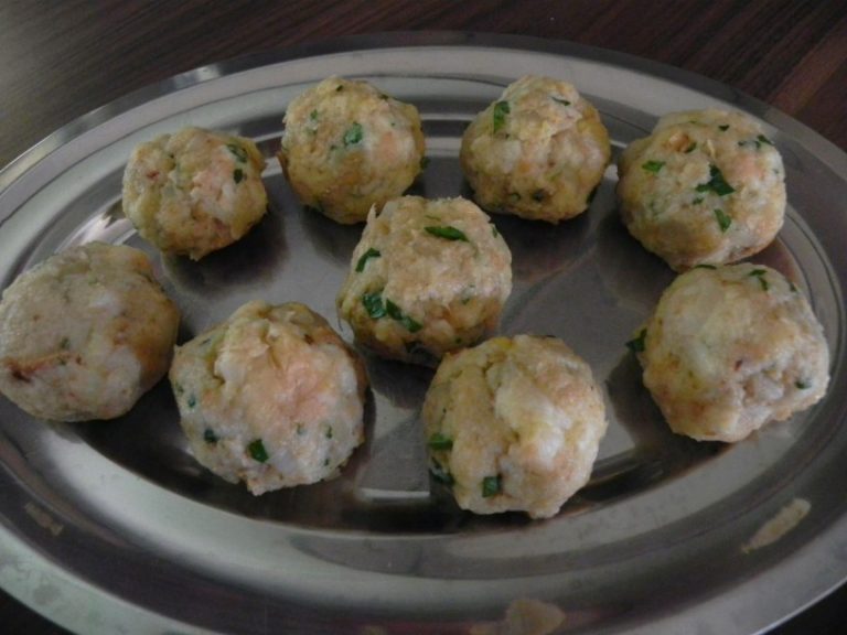 Odlični kruhovi cmoki - OblizniPrste.si