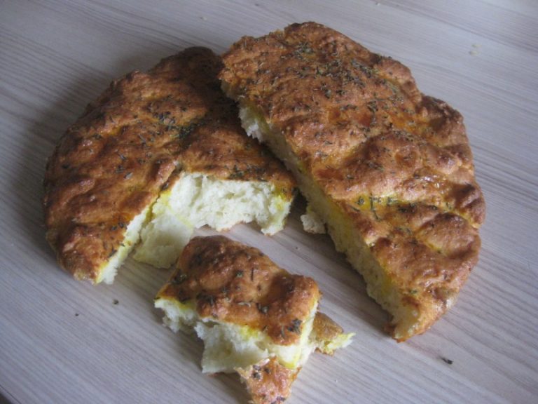 Domača pogača - OblizniPrste.si