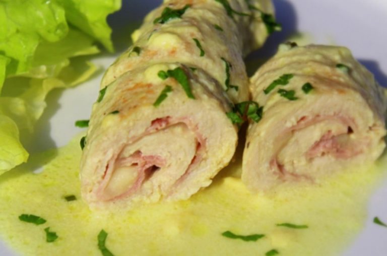 Puranje rolice v smetanovi omaki - OblizniPrste.si