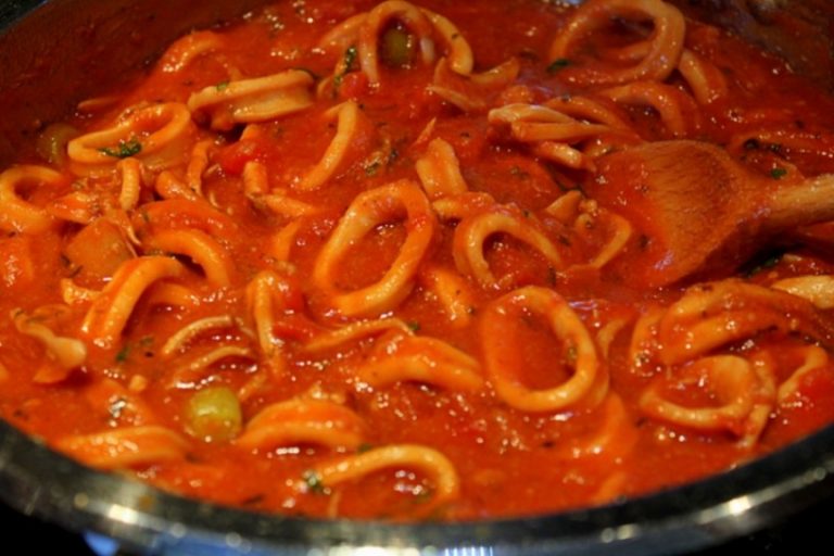 Lignji na buzaro - OblizniPrste.si