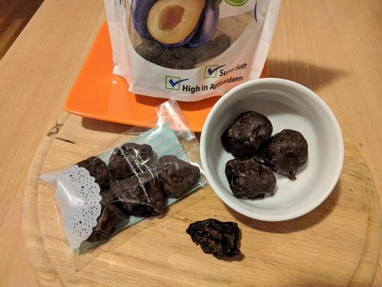 Suhe slive s čokolado - OblizniPrste.si