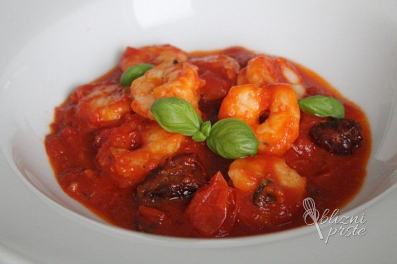 Repki kozic v slastni paradižnikovi omaki - OblizniPrste.si