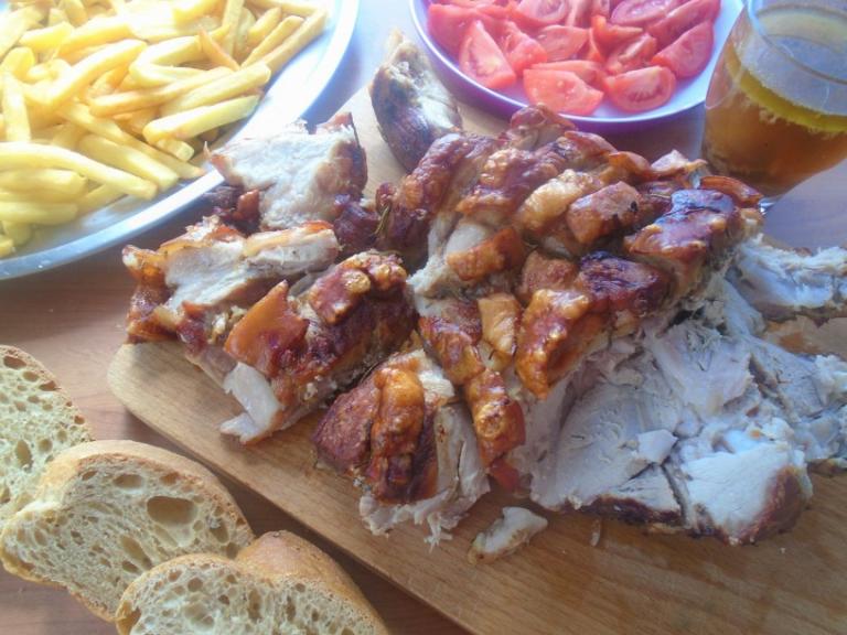 Pečen odojek - OblizniPrste.si