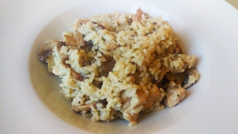 Gobova rižota s smetano in piščančjim mesom - OblizniPrste.si