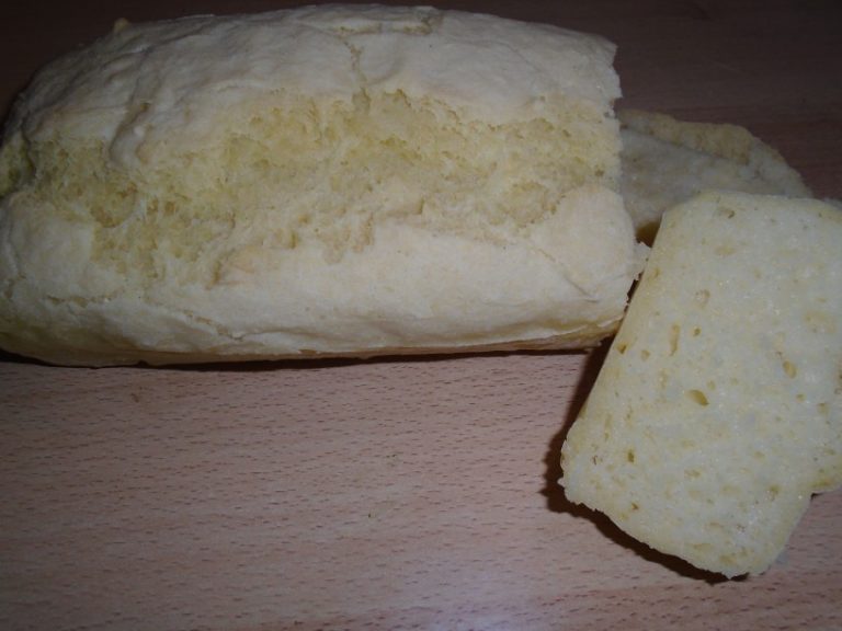 100 najbolj priljubljenih receptov za kruh - OblizniPrste.si