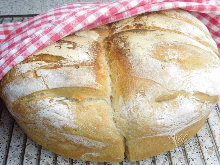 100 najbolj priljubljenih receptov za kruh - OblizniPrste.si