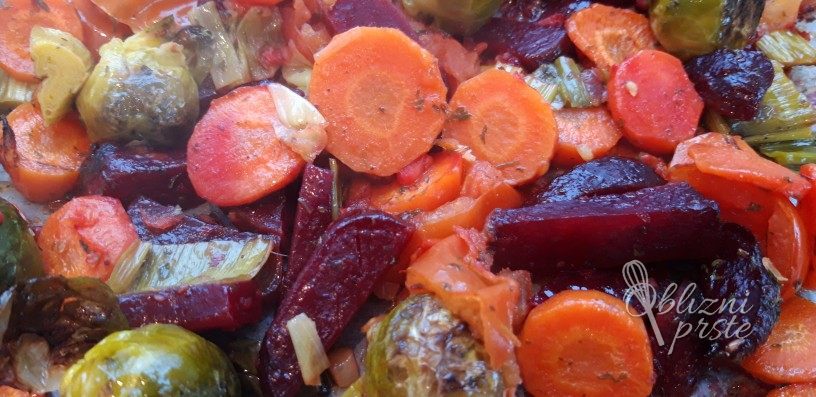 Mavrična zelenjava iz pečice - OblizniPrste.si