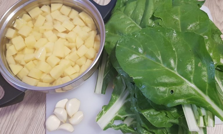 Blitva s krompirjem in česnom - OblizniPrste.si