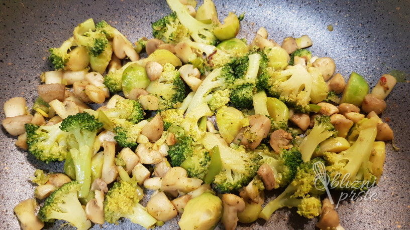 Popečena zelenjava brez dodanega olja ali maščob - OblizniPrste.si