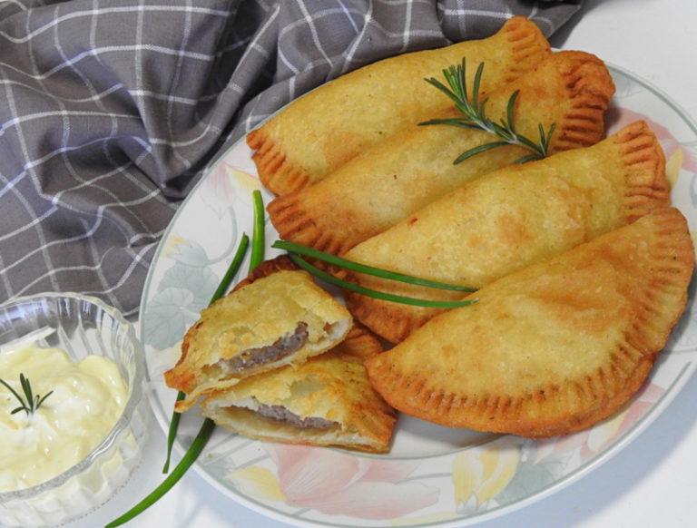 Čeburek na moj način - OblizniPrste.si