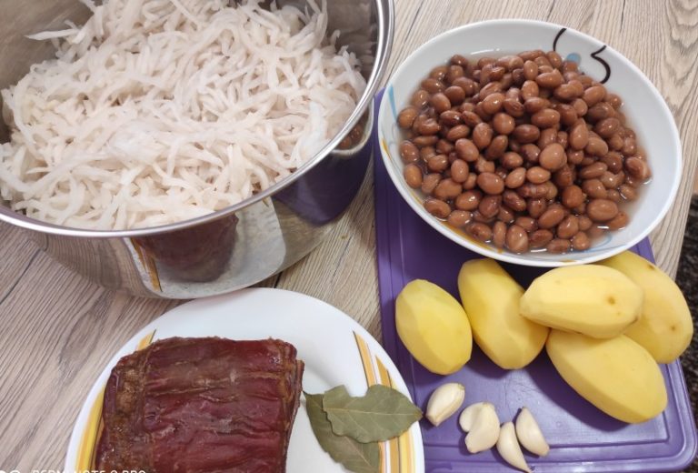 Odlična jota s kislo repo - OblizniPrste.si