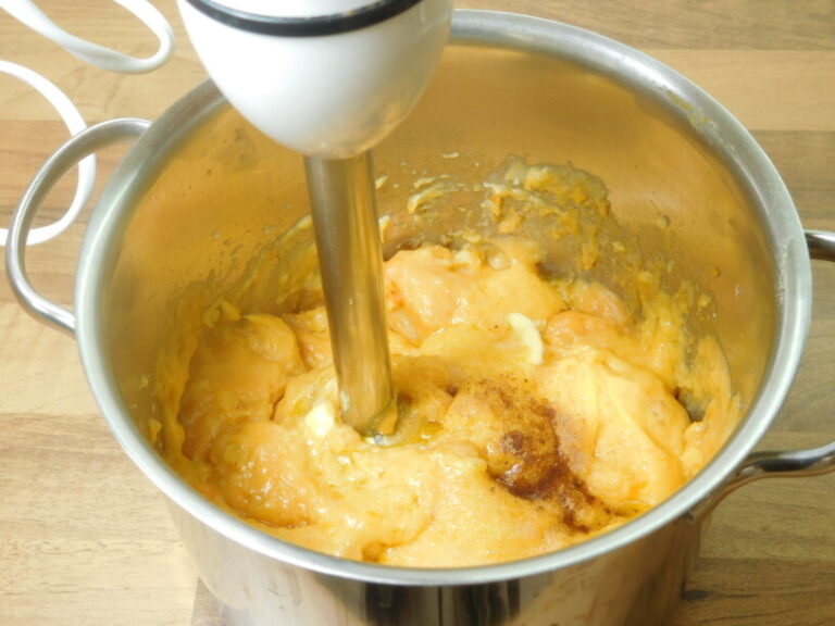 Pire krompir s korenčkom - OblizniPrste.si