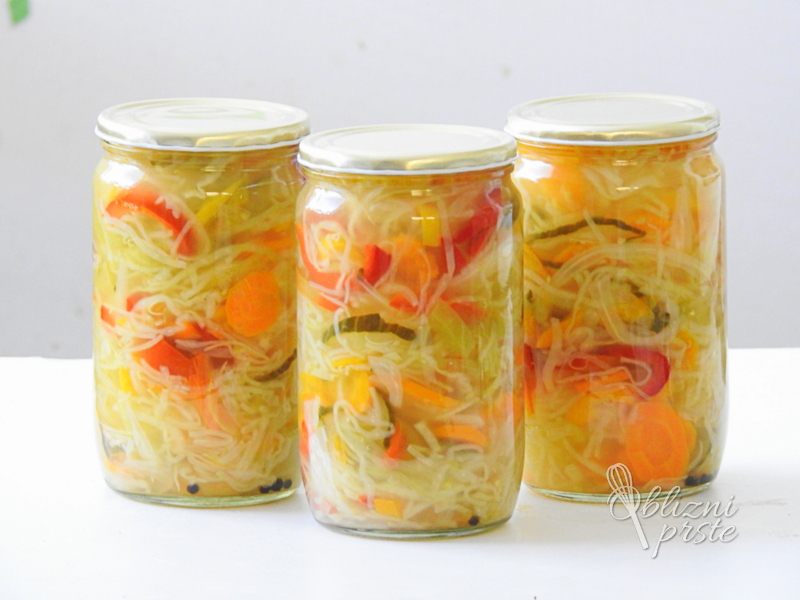 Pisana srbska solata - OblizniPrste.si