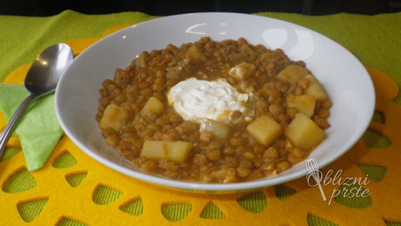 Leča s krompirjem - OblizniPrste.si